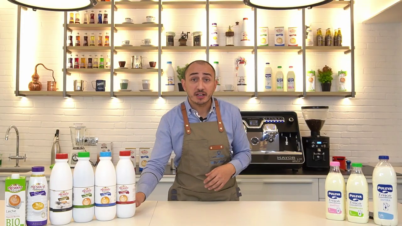 Técnicas para Trabajar la Leche: Guía Completa para Baristas - Lactacademy