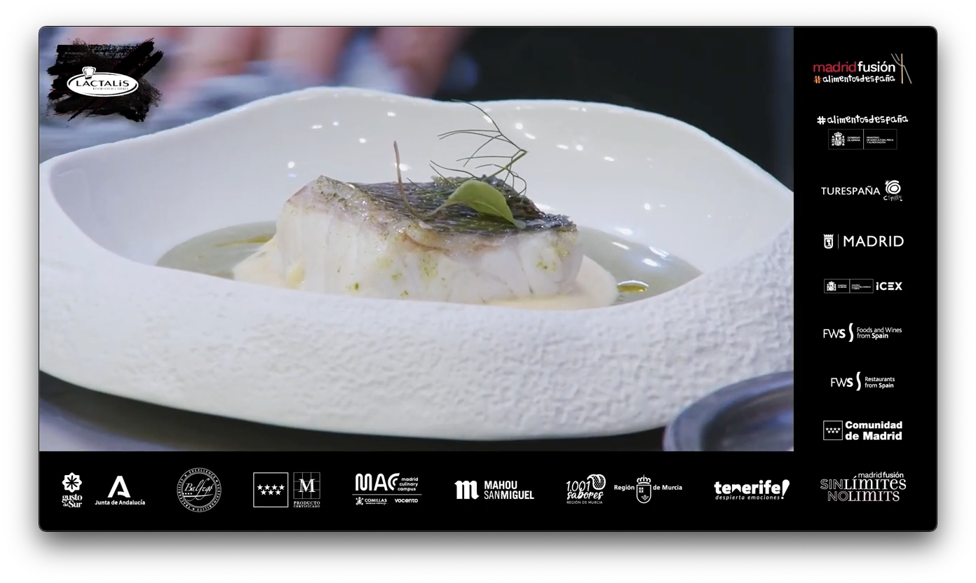 Lubina con emulsion de hierbas y crema de raices + Picantos relleno con ...